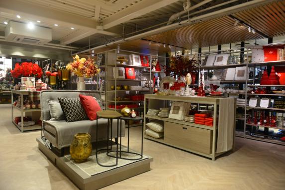 Coin, il nuovo spazio all'ex Loggia del Grano | Corriere.it