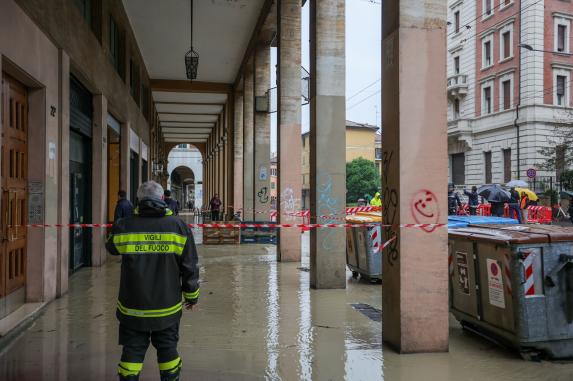 Bologna, torrente Ravone esondato: le foto | Corriere.it