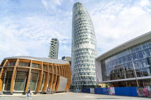 Le immagini della Torre Unipol di Porta Nuova: il grattacielo «con la ...