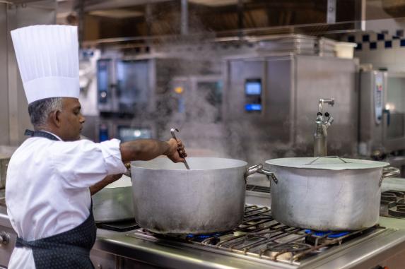 I 140 anni di Peck: in viaggio nei laboratori delle ricette deluxe ...