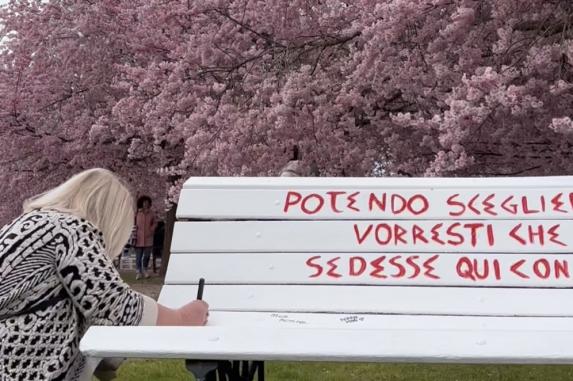 Greg Goya, le opere, le scritte, gli inviti a superare angosce e paure ...