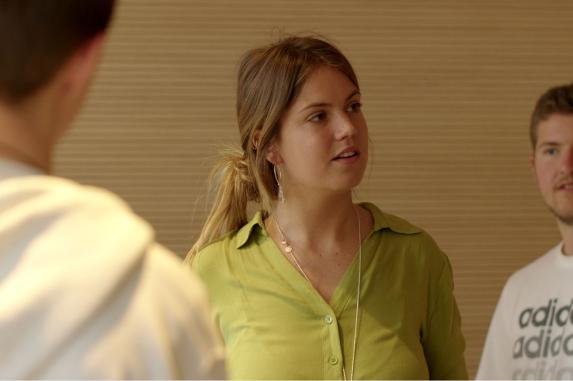 La «fuga» in Sardegna, le polpette di Fantozzi e la famiglia: Alice De ...