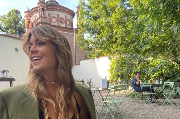 La «fuga» in Sardegna, le polpette di Fantozzi e la famiglia: Alice De ...