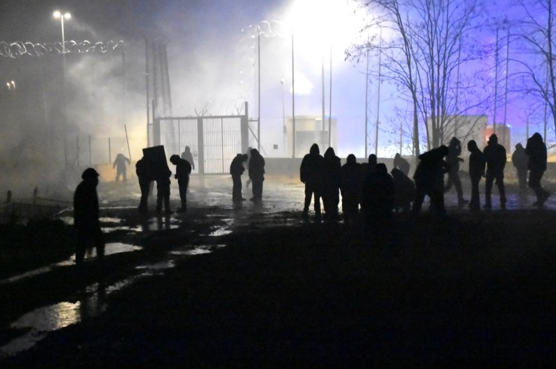 No Tav, incursione nella notte al cantiere di San Didero. Le immagini ...