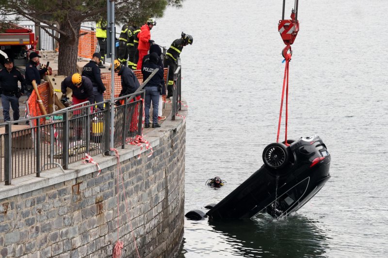 Auto nel lago di Como, le immagini della tragedia e le vittime, Morgan ...