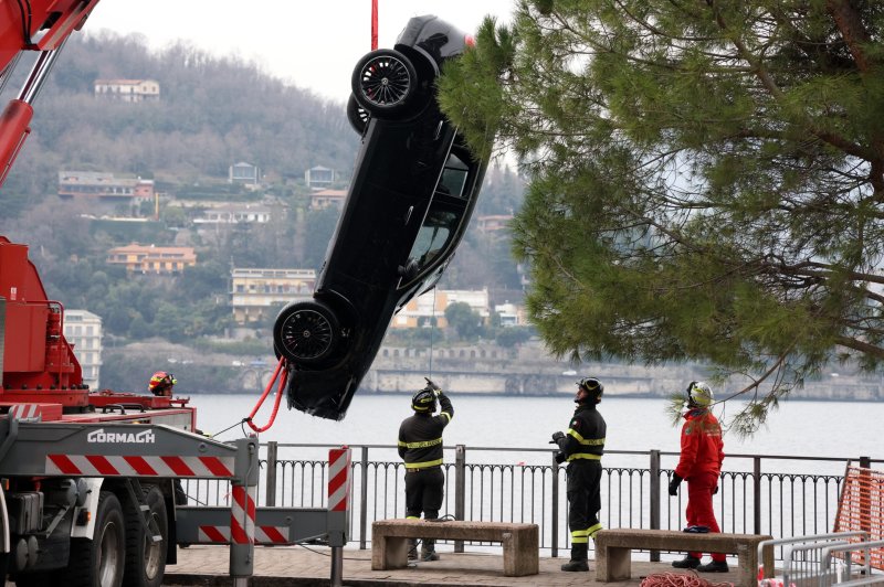 Auto nel lago di Como, le immagini della tragedia e le vittime, Morgan ...