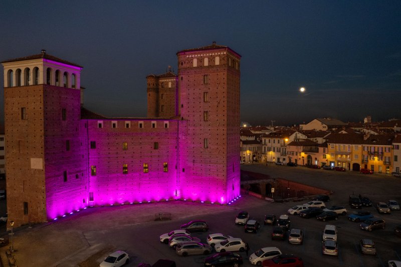 I monumenti del Piemonte in rosa a 100 giorni dal via del Giro d'Italia ...