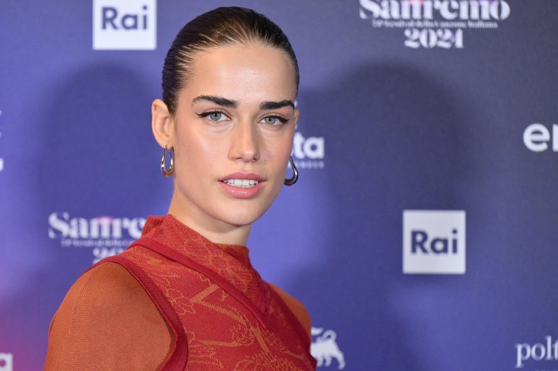 Clara sul palco di Sanremo: le foto | Corriere.it