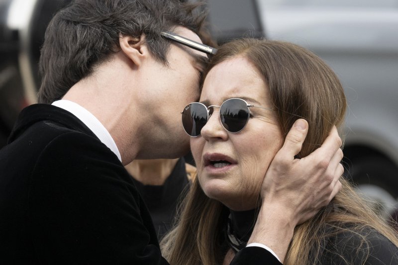 Le immagini dell'ultimo saluto allo stilista Roberto Cavalli a Firenze ...