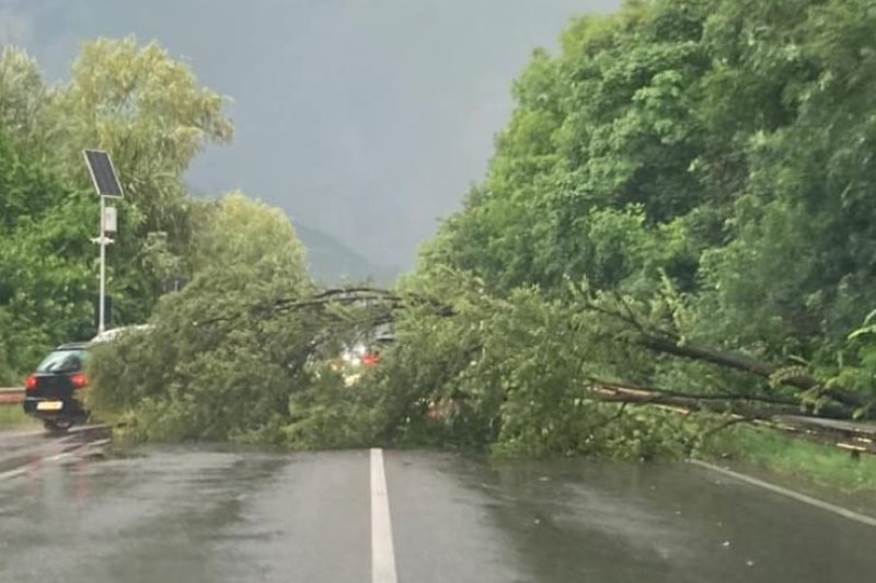 Maltempo, tromba d'aria a Bergamo: le foto | Corriere.it