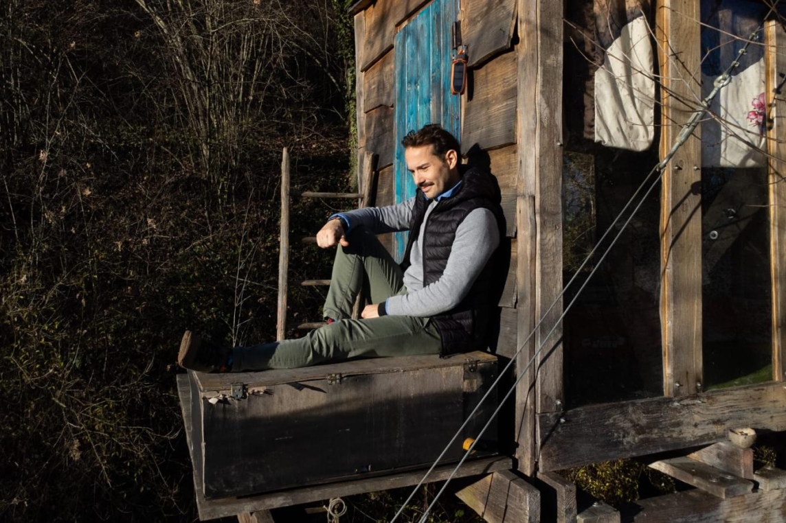 La casetta sull'albero di ciliegio dove ha abitato Gabriele Ghio ...