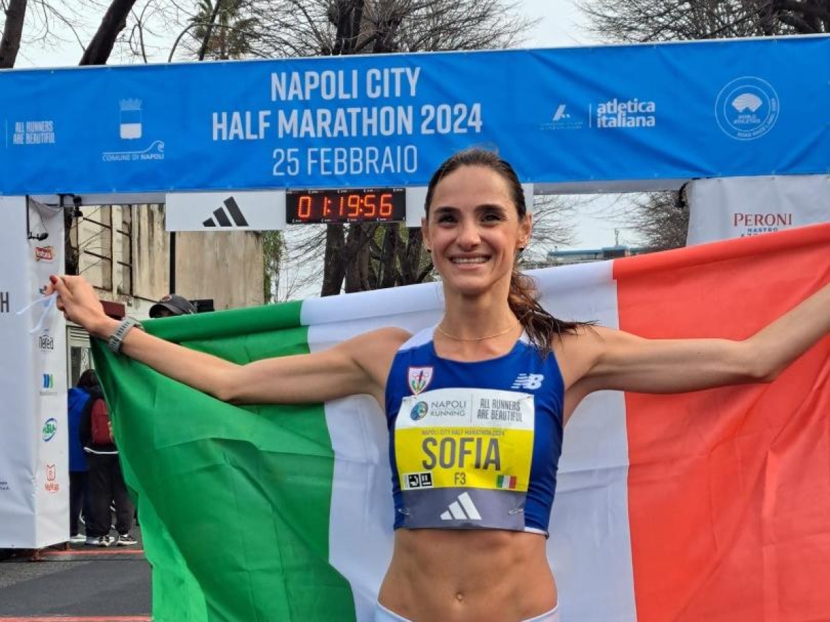 Mezza maratona di Napoli, record italiano eguagliato per l'azzurra Sofia Yaremchuk | Corriere.it