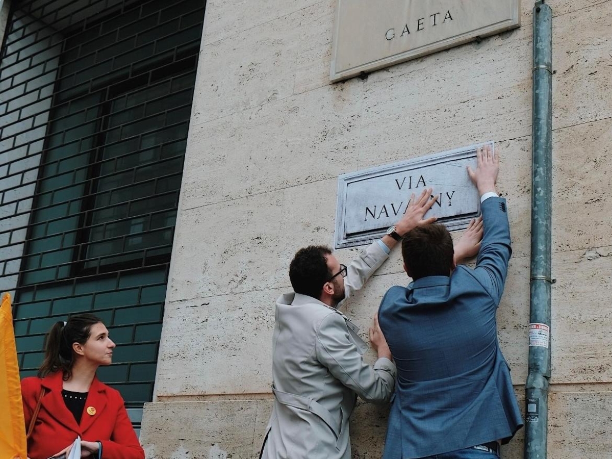 Roma, via Gaeta (dove c'è l'ambasciata russa) diventa via Navalny: il ...