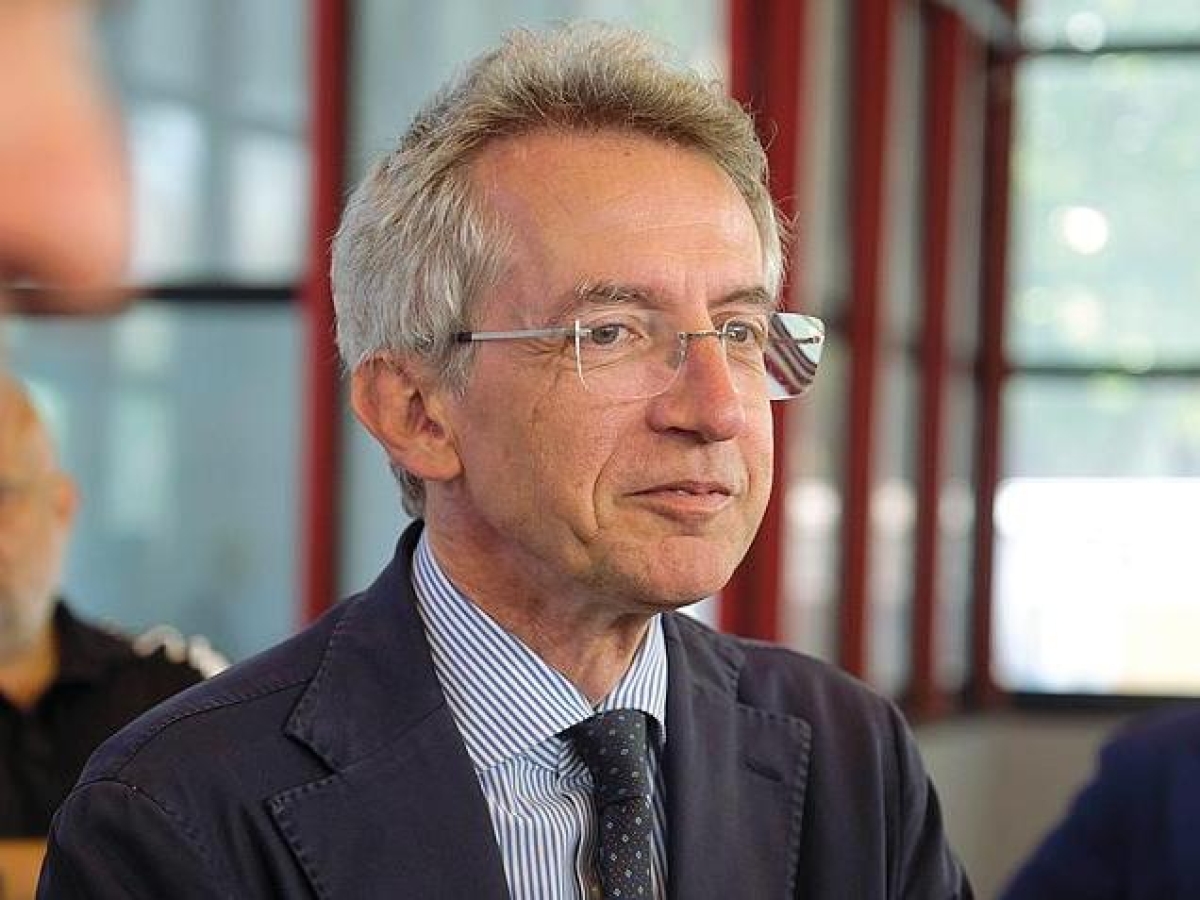 Napoli, in consiglio comunale la tensione è alle stelle: fuoco amico ...