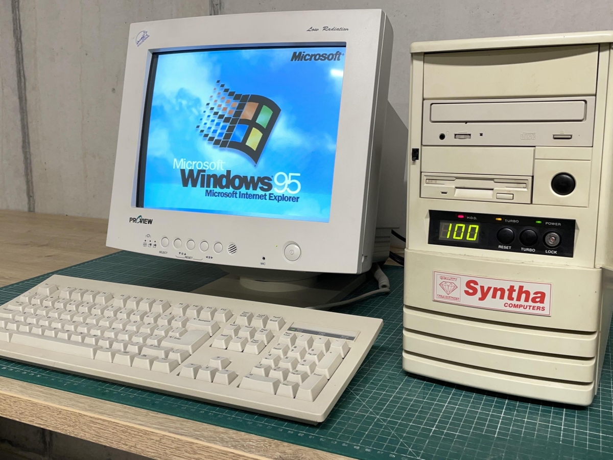 Windows Xp al Cremlino, i floppy disk in Giappone: perché le tecnologie ...