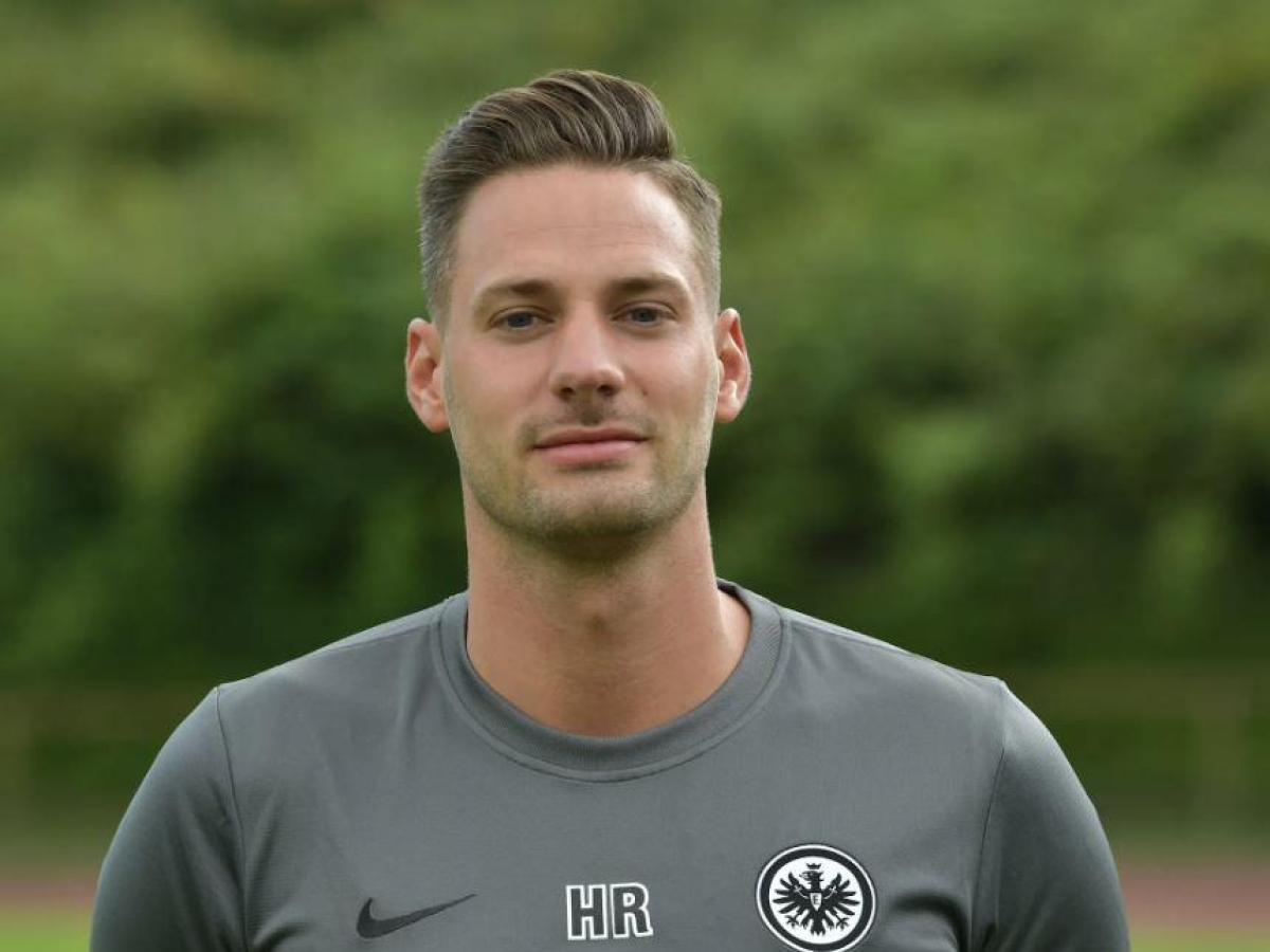 Helge Rasche è morto: l'allenatore dell'Eintracht Francoforte Under 19 ...