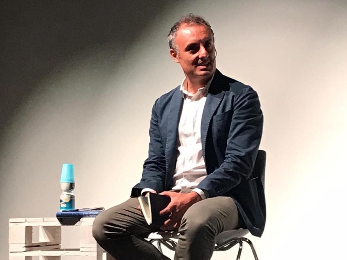 «Lasciami un ricordo», il romanzo distopico di Sante Roperto con le ...