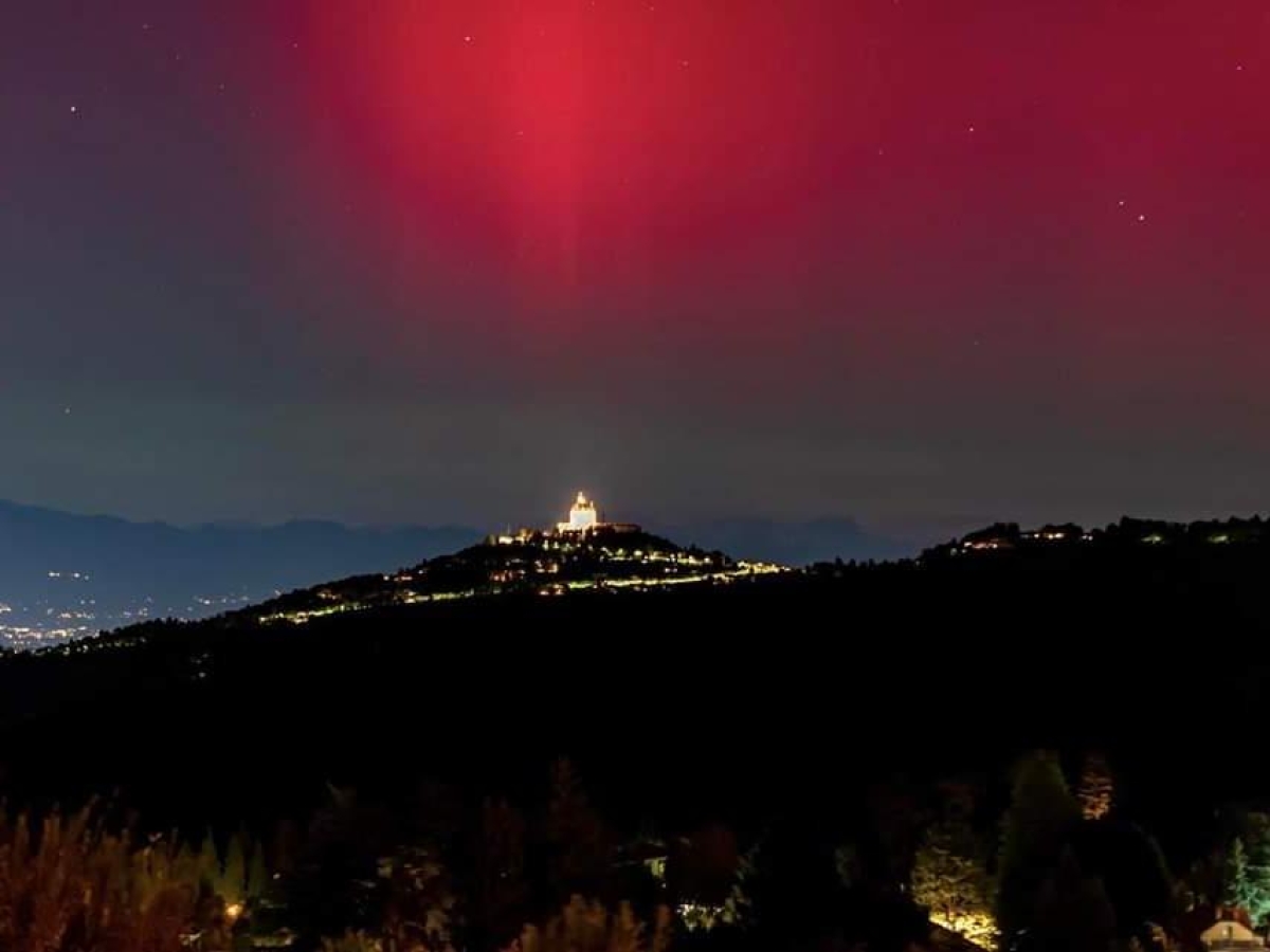 Aurora boreale, lo spettacolo in Piemonte: ecco perché accade | Corriere.it