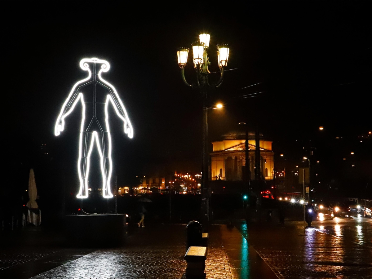 Torino, tornano le Luci d'Artista: la città si illumina d'arte. Due nuove installazioni, ecco la ...