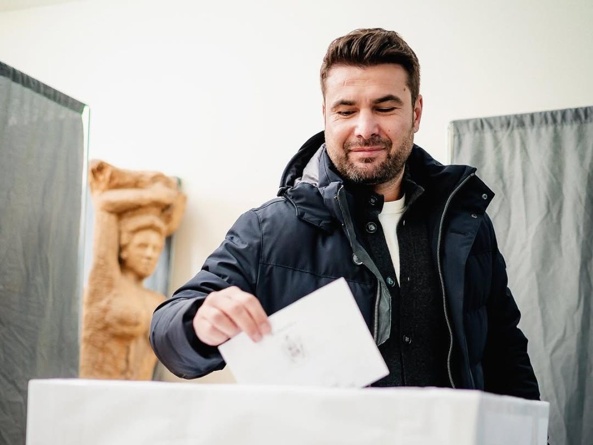 Elezioni presidenziali in Romania, anche l'ex viola Adrian Mutu ha ...