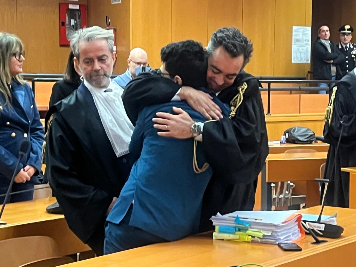 Alex Cotoia uccise il padre violento per difendere la madre, assolto ...