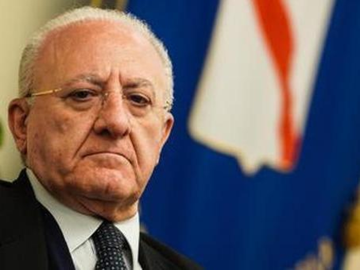 De Luca: «La Campania non si vende, i ciucci non governeranno» | Corriere.it