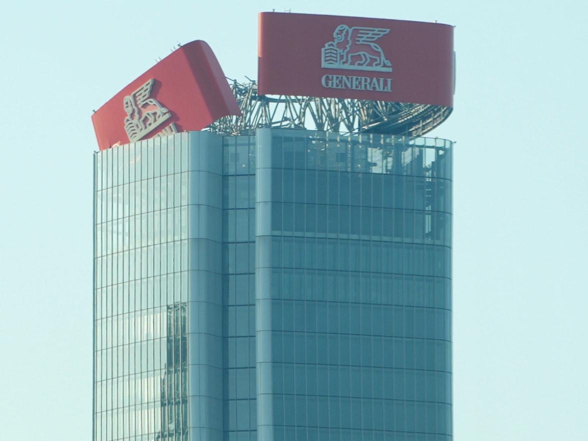 City Life, l'azienda che montò la scritta Generali: «Sospesi a 200 ...