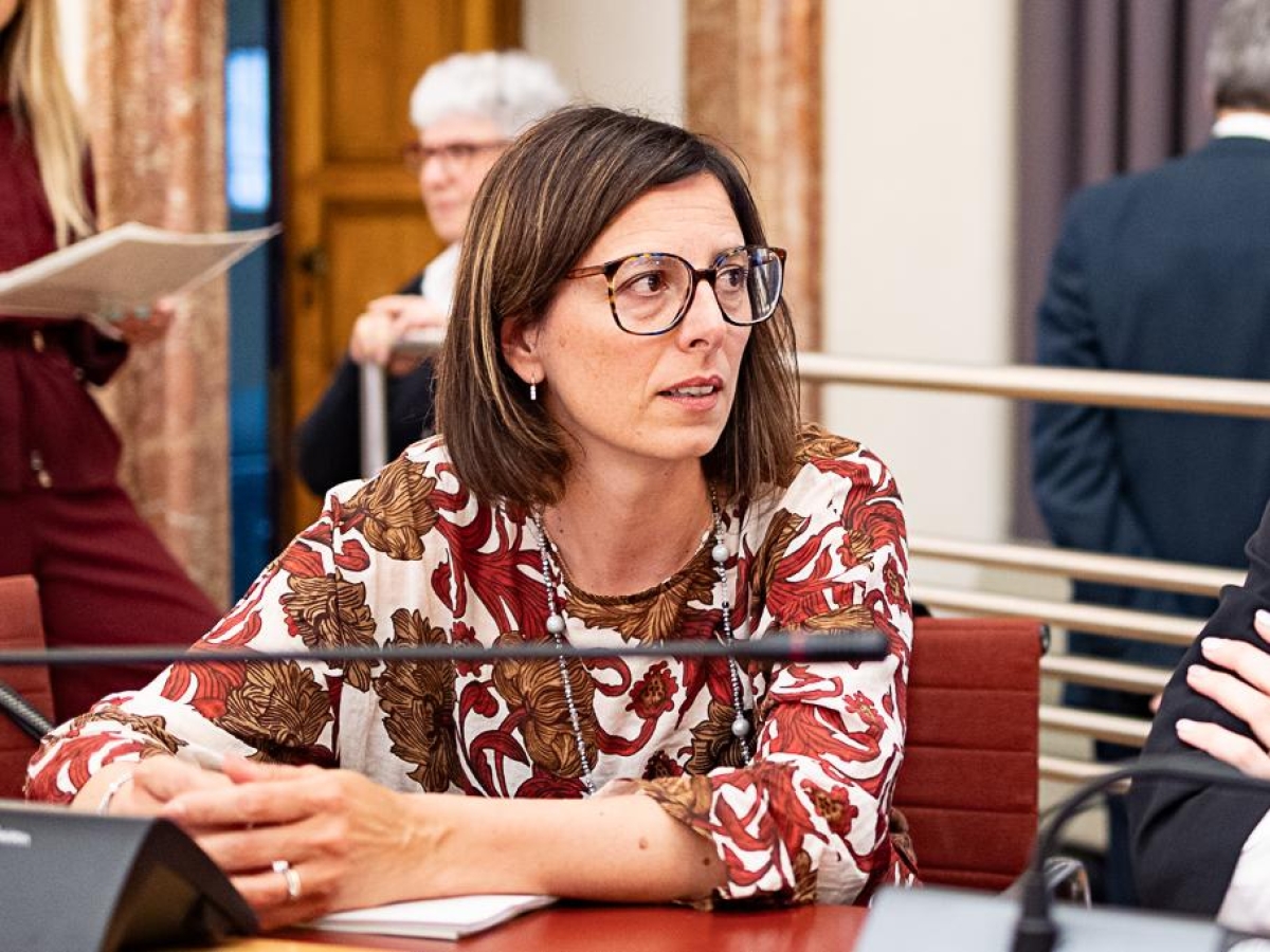 Trento, l'insegnante e consigliera comunale denuncia milioni per la ...