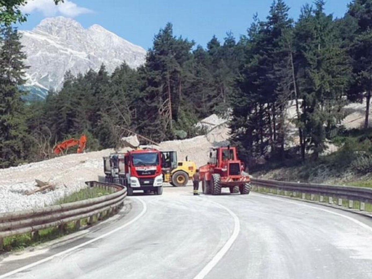 Belluno, riapre la statale Alemagna dopo la frana a San Vito di Cadore ...
