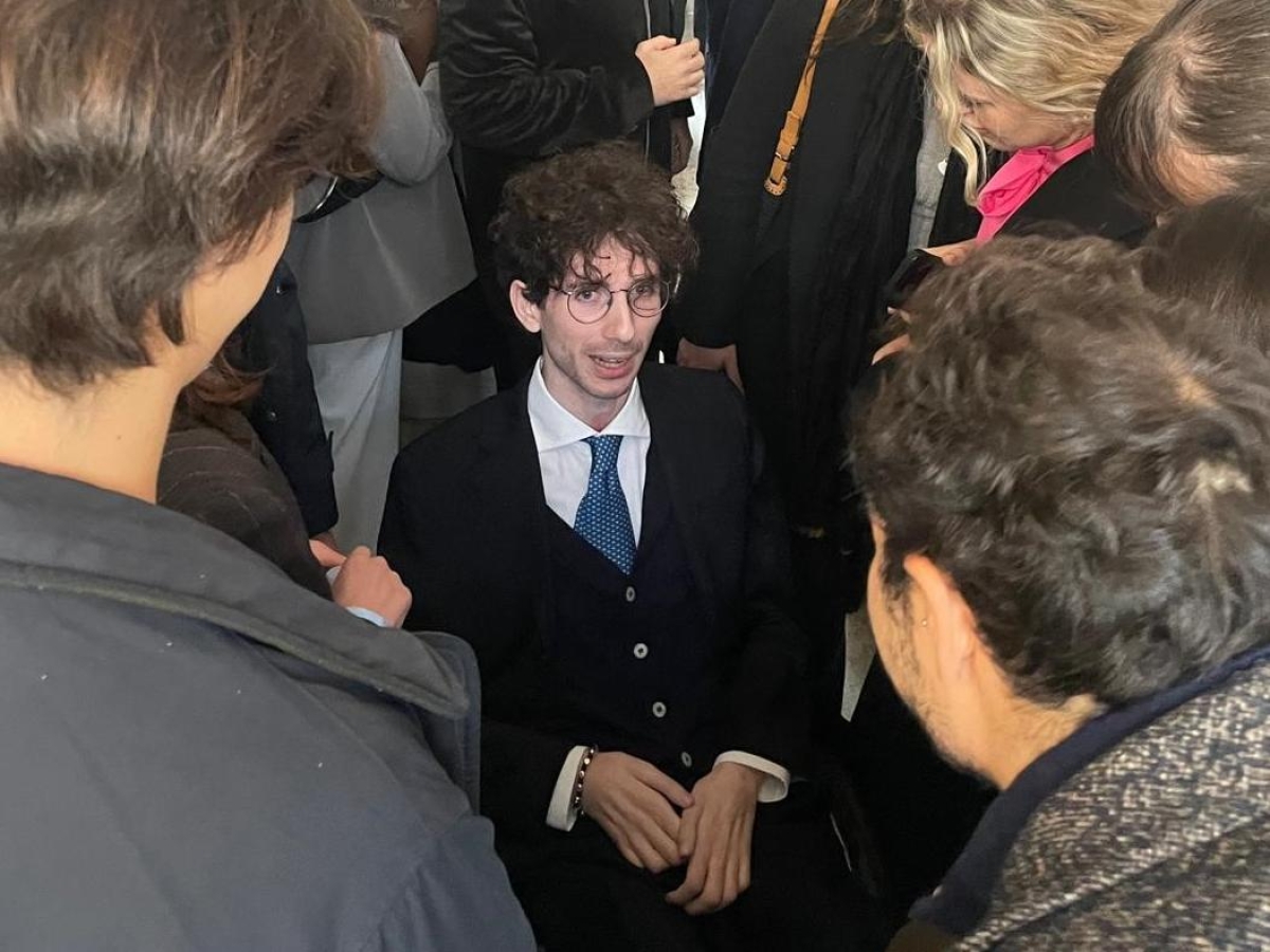 Torino, lo studente colpito dalla bicicletta lanciata ai Murazzi (e ora ...