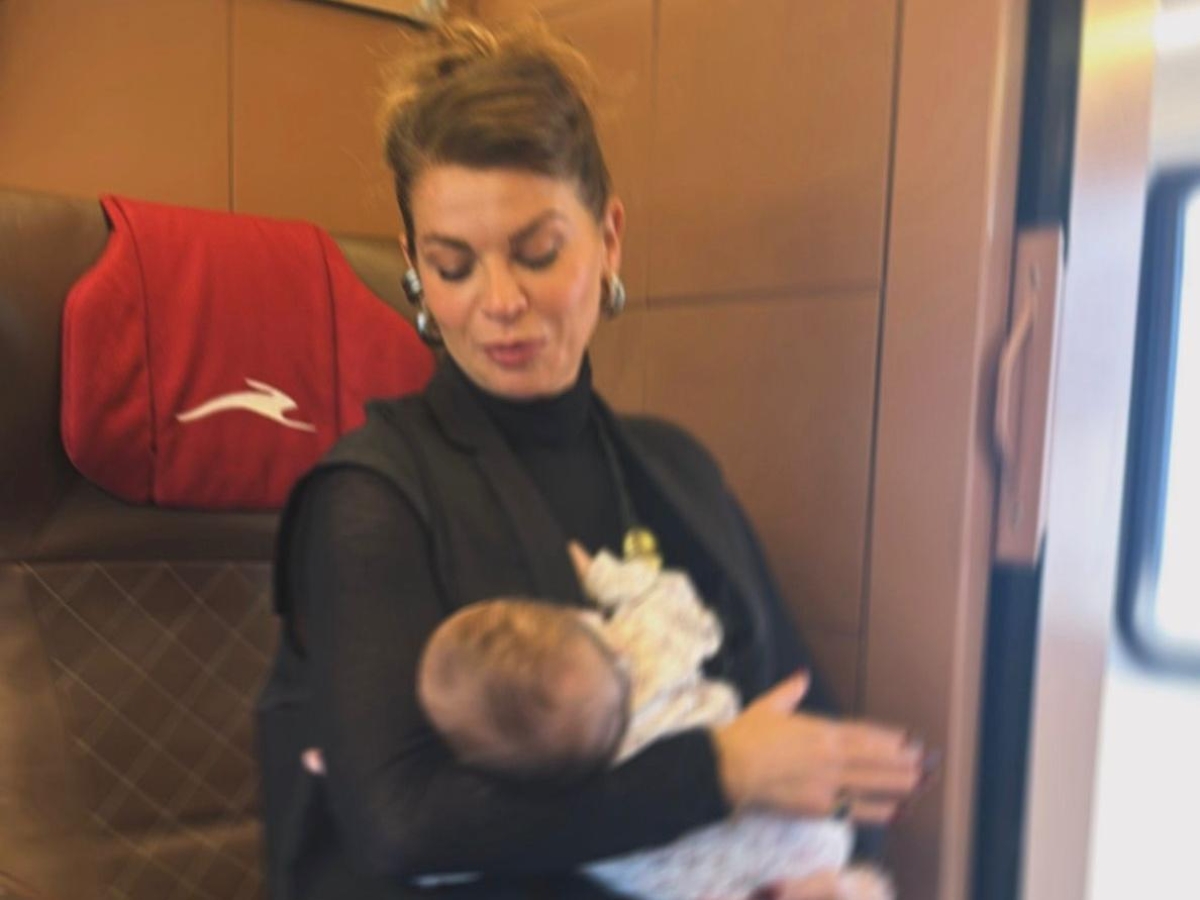 Alessandra Amoroso shares train photo with daughter Penelope Maria ...