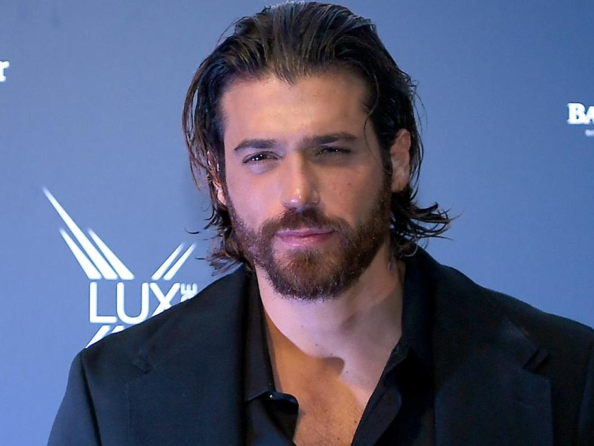 Conti svela: anche Can Yaman tra i co conduttori di Sanremo | Corriere.it