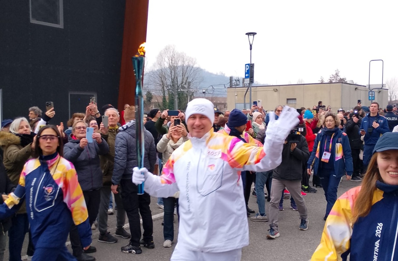 Nembro, il passaggio della fiaccola olimpica | Corriere.it