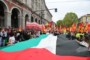 Sciopero per Gaza: dopo i blocchi su strade e binari un corteo di ...
