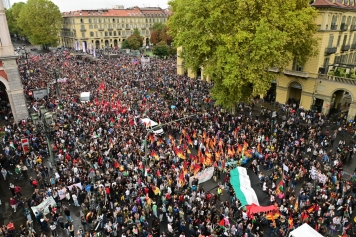 Sciopero per Gaza: dopo i blocchi su strade e binari un corteo di ...