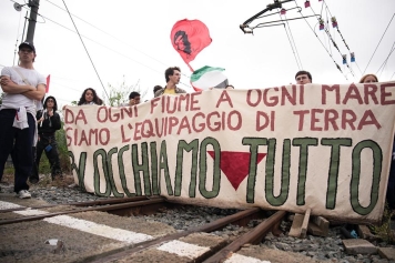 Sciopero per Gaza: dopo i blocchi su strade e binari un corteo di ...