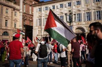 Sciopero per Gaza: dopo i blocchi su strade e binari un corteo di ...