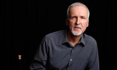 James Cameron compie 70 anni: ha lavorato come camionista, si è sposato ...