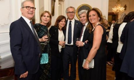 Le nuove dame e cavalieri di Carlo di Borbone | Corriere.it