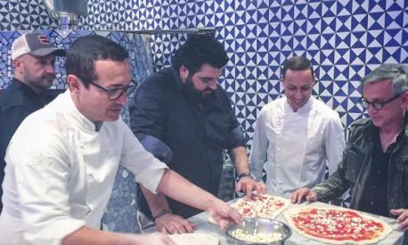 A Napoli gli chef di Masterchef, pizza per tutti | Corriere.it
