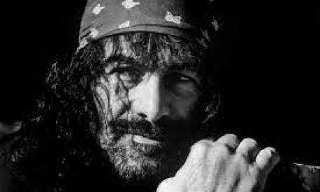 Mauro Corona e i suoi 74 anni: il padre violento e l'abbandono della ...