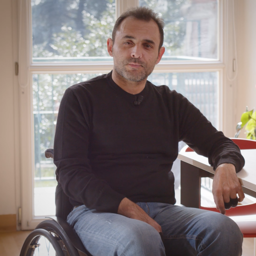 Alex Santucci, il paziente: «Dopo i primi 10 passi con l'esoscheletro ...