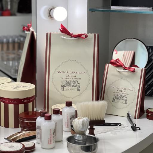 Antica Barbieria Colla, 120 anni di storia festeggiati durante la ...