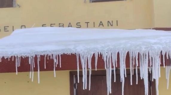 Terminillo sommerso dalla neve, ecco le immagini dal rifugio Sebastiani ...
