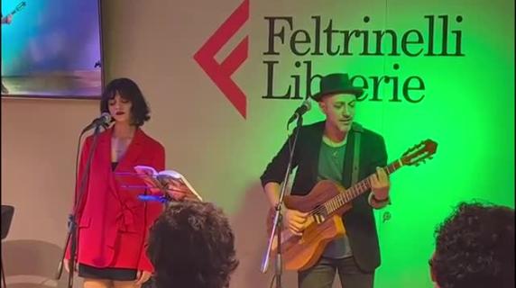 Il duetto di Sara Penelope Robin e Dario Sansone (Foja) | Corriere TV