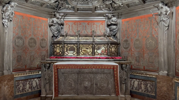 Lo Scurolo di san Carlo Borromeo riaperto dopo due anni di restauri: la ...