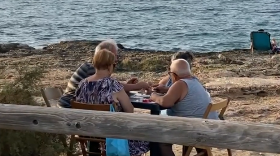 «Vita lenta», l'idea di Gianvito Fanelli su Instagram | Corriere TV