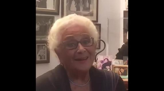 Isa Danieli canta «Torna a Surriento» per il Tasso | Corriere TV