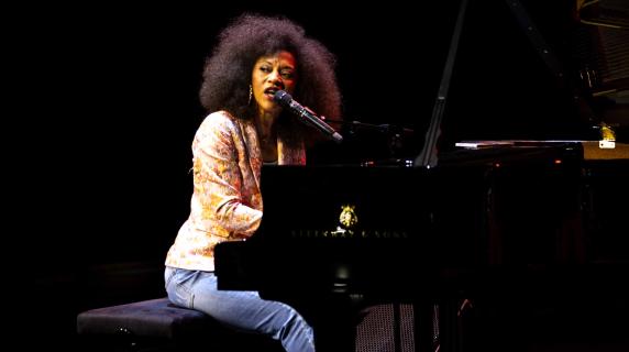 Jany McPherson, il live della pianista e cantante jazz cubana all ...