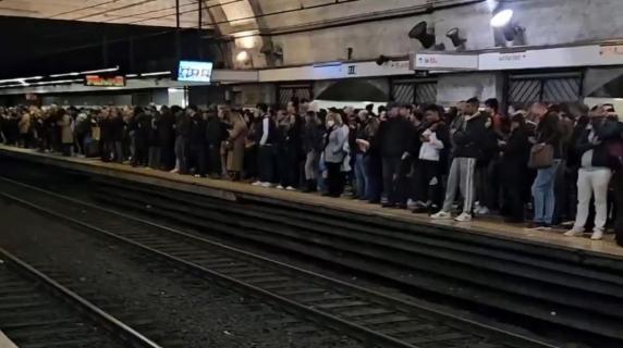 Roma: la linea B della metro ferma per 5 minuti, alla stazione Termini ...